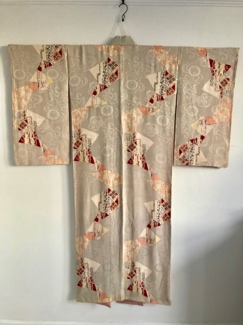 White Night womens silvery white silk kimono tree & floral motif ...
